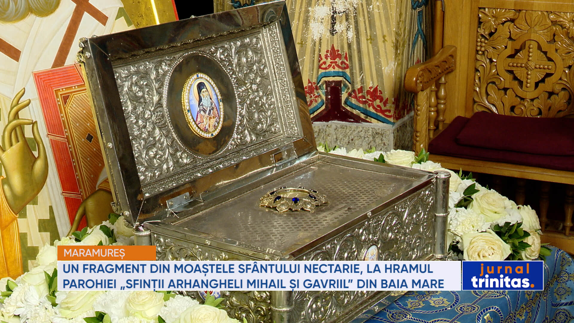 Un fragment din moaștele Sfântului Nectarie, la hramul Parohiei „Sfinții Arhangheli Mihail și ...
