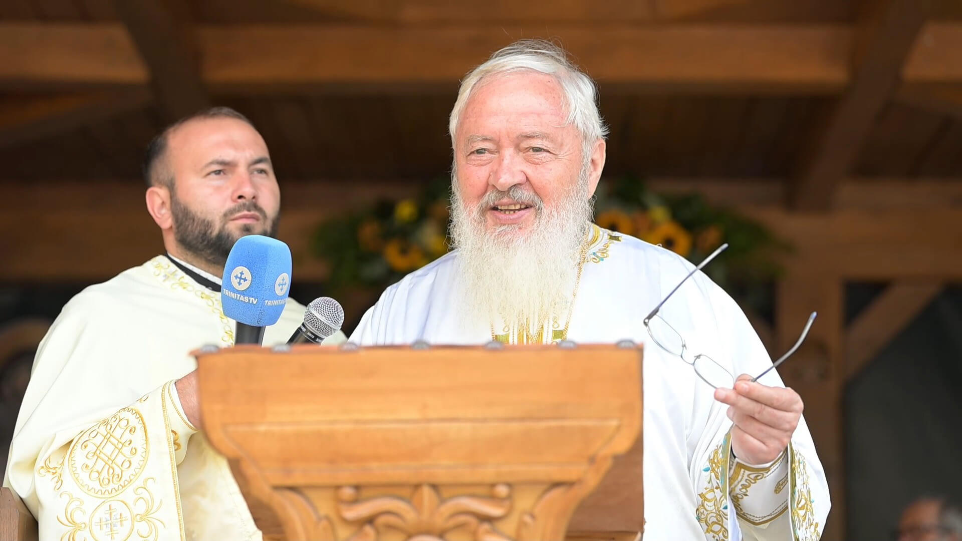 Mitropolitul Andrei: „Degringoladă morală” | Predică la Tăierea Capului ...