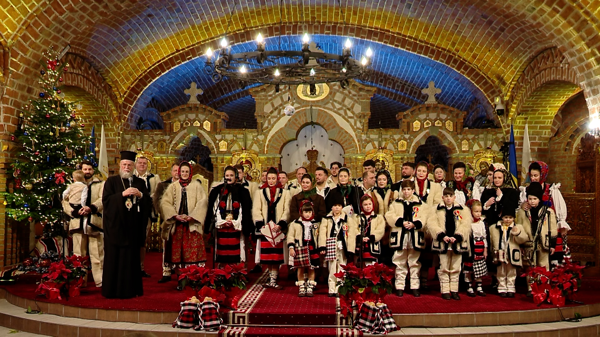 Concertul de Colinde „Sus la Poarta Raiului” – Ansamblul Folcloric ...
